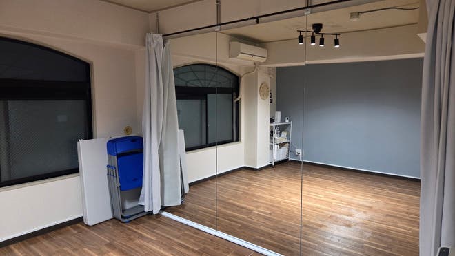 オープン記念割引!【大宮駅徒歩4分】高さ2m大型鏡🪞/Wi-Fi無料/ダンス/会議室/清潔&快適✨子ども用おもちゃあり👶の写真2