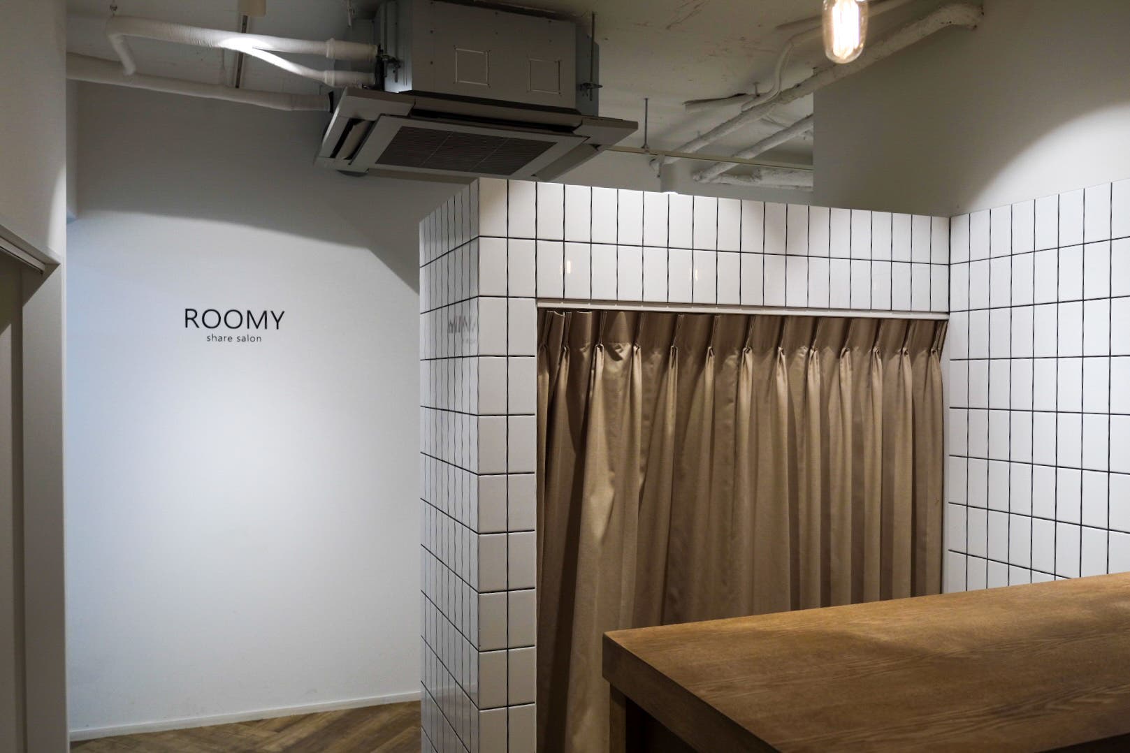 関内駅｜24時間利用OK｜【半個室】施術スペース ROOMYの写真1