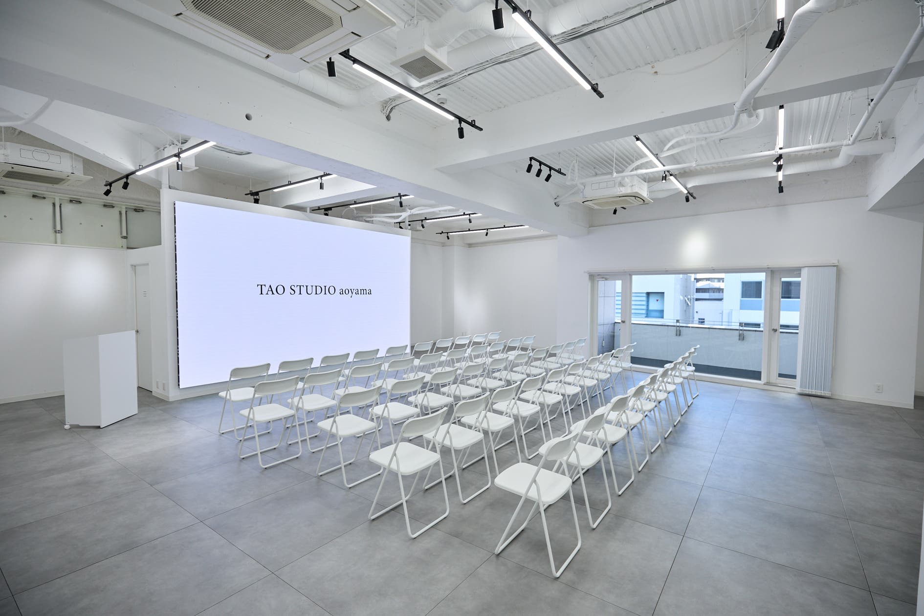 南青山3丁目 / 表参道　大型LEDウォールスクリーンが設置されているレンタルスタジオの写真1