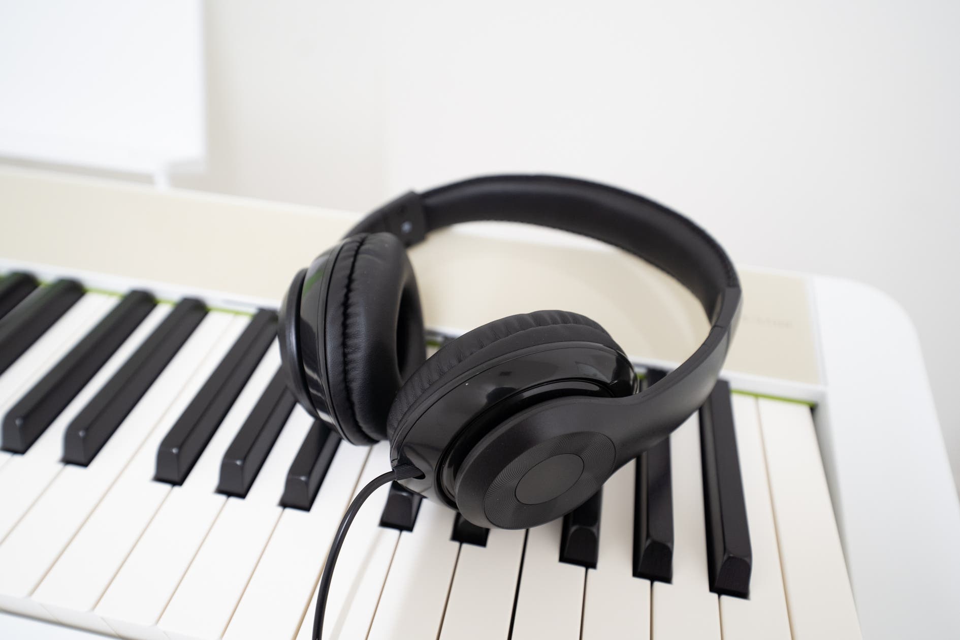 【NEWOPEN✨】電子ピアノ完備|ボイトレ・個人練習・レッスンに最適な地下個室の写真5