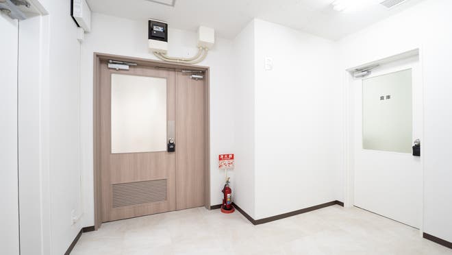 【NEWOPEN✨】電子ピアノ完備|ボイトレ・個人練習・レッスンに最適な地下個室の写真8