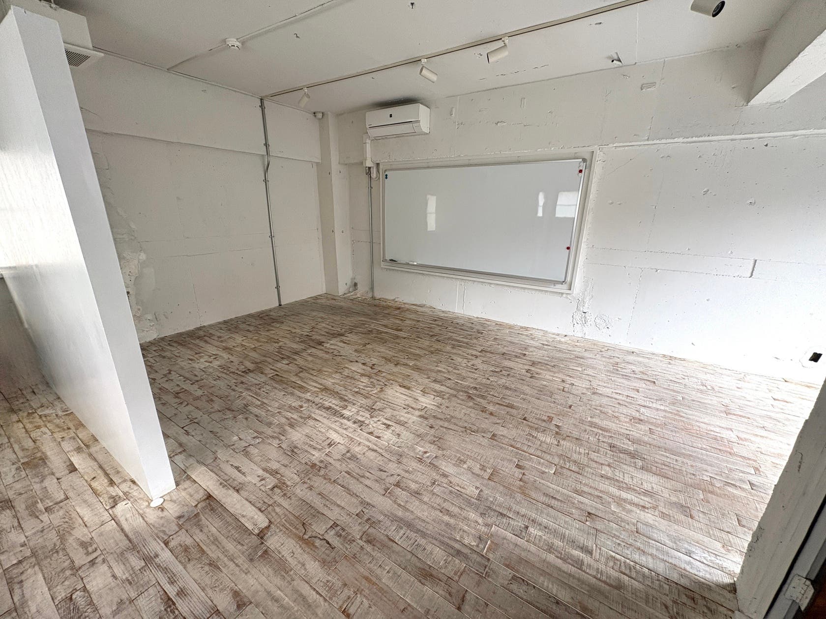 中目黒駅徒歩4分｜少人数ウェルネスサロン｜ミニキッチン付き｜ヨガ・瞑想・ワークショップの写真1