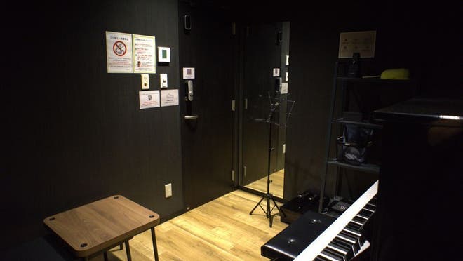 【青葉台駅徒歩3分!】7.88㎡/アップライトピアノ備え付きの音楽スタジオ ルービー青葉台 room1の写真4