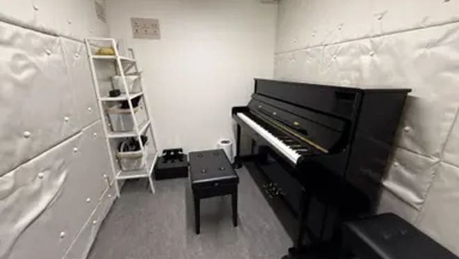 【 日本大通り駅徒歩4分】7.49㎡/アップライトピアノ備え付き音楽ルーム ルービー日本大通り room4の写真5