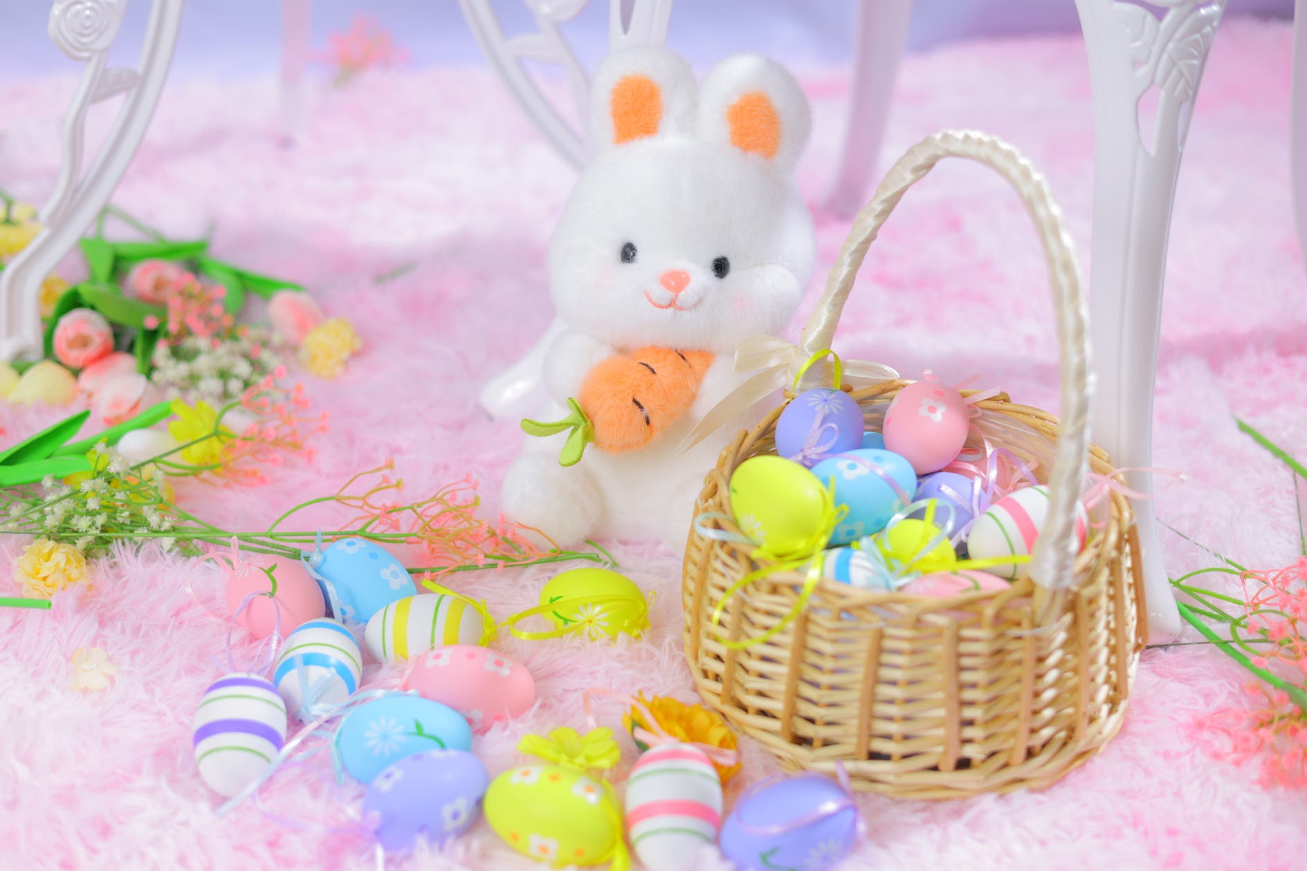 【ココスタジオ日本橋】グレーの撮影ルーム📸 3月31日までイースター撮影ブース✨～コスプレ撮影にぴったり✨の写真1