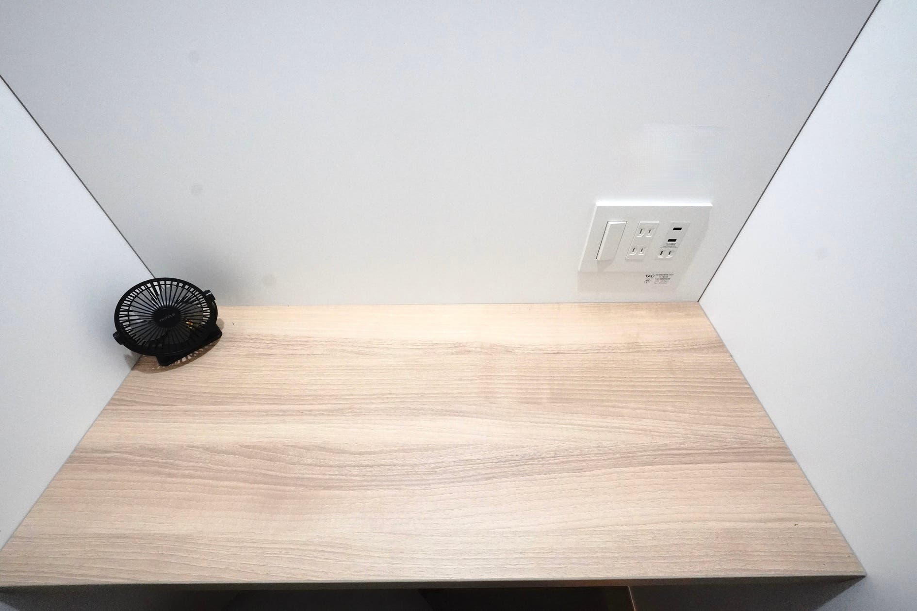 ＜SpemaBOX蔵前駅No.2＞1人用完全個室💼駅徒歩30秒🚃光回線Wi-Fi📶電源🔌テレワーク/Web面談/作業の写真3