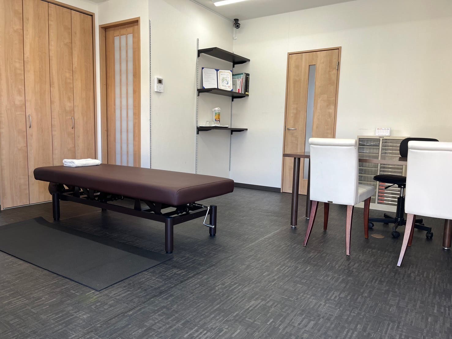 青木島町大塚のレンタルサロンの写真1