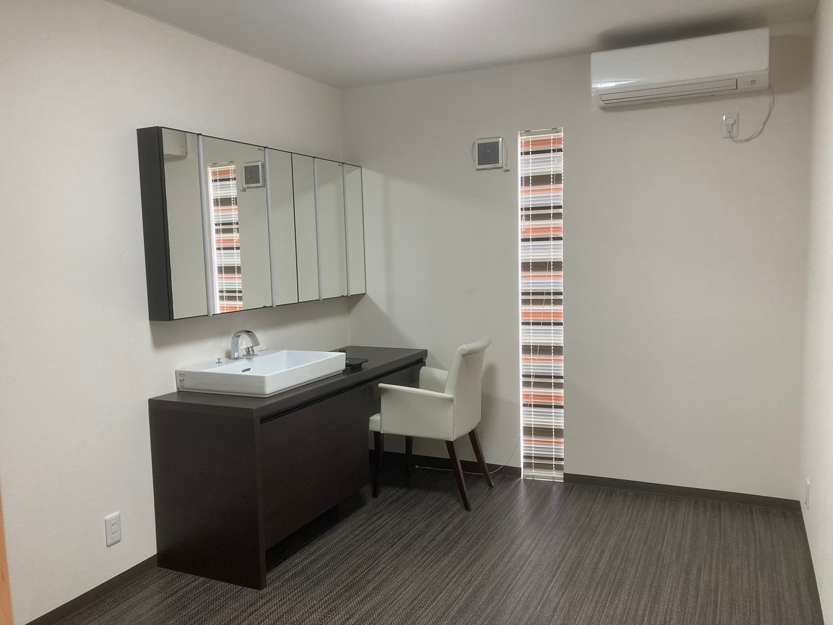 青木島町大塚のレンタルサロンの写真2