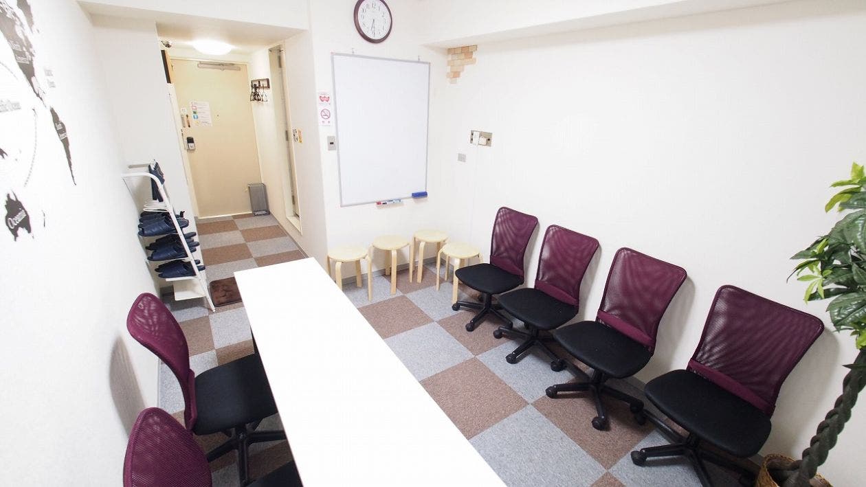 【BASE】横浜駅徒歩2分 ／ Wi-Fi(光回線)  プロジェクター ホワイトボード  10人利用可 テレワーク・web会議の写真6