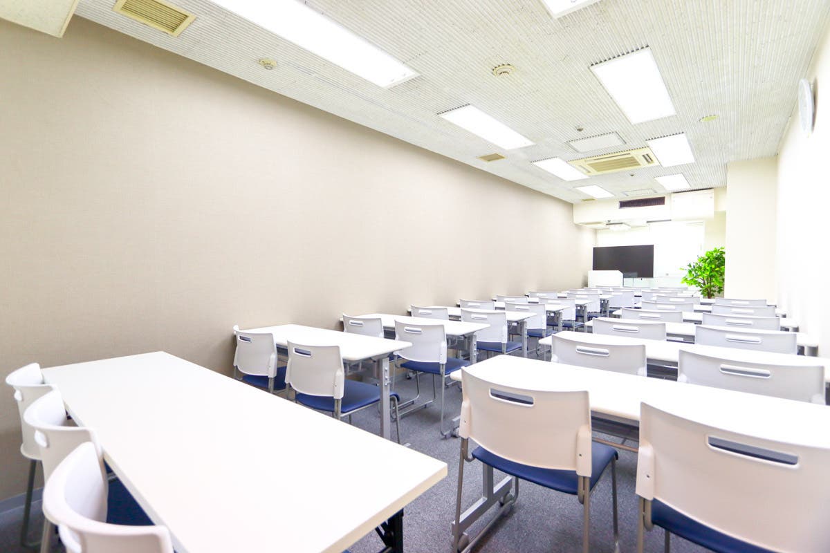 【JR新橋駅目の前！36名】プロジェクタ―・WiFi無料！10Gbps回線！ふれあい貸し会議室 新橋No125 ニュー新橋ビルの写真2