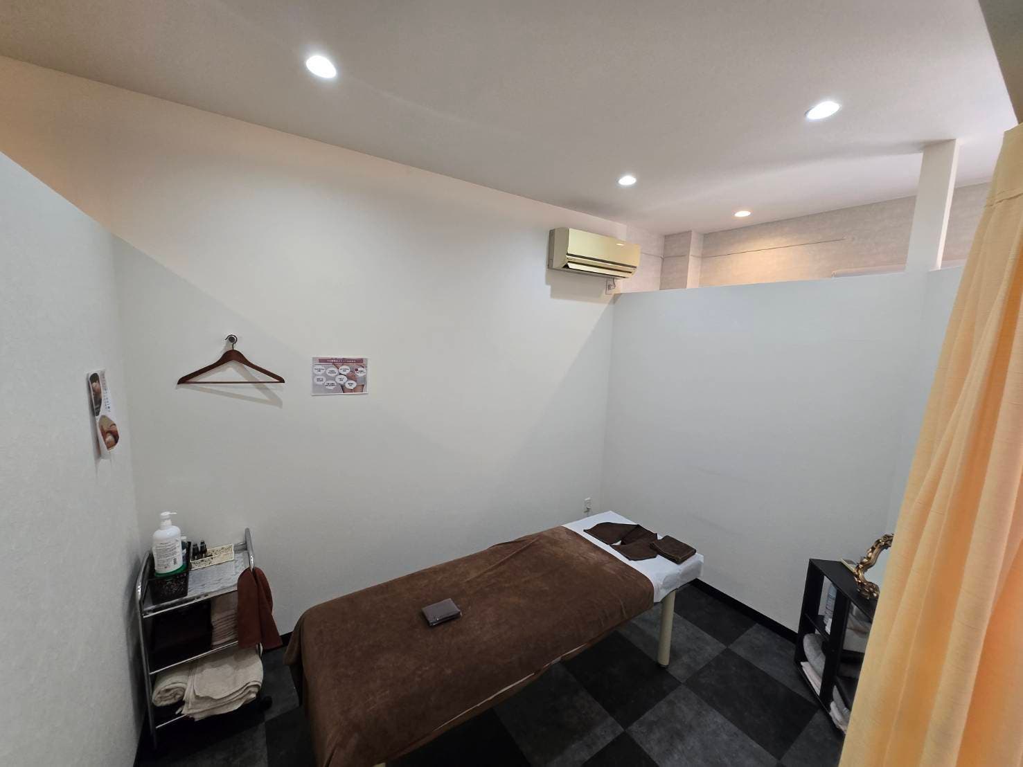 フレンチシックな外観が可愛い上質スペースの写真1