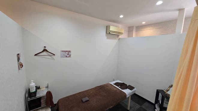 フレンチシックな外観が可愛い上質スペースの写真1