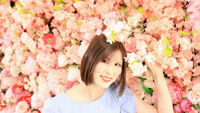 池袋東口徒歩4分/毎日清掃/自然光×白の空間/無限に広がる撮影の可能性/シンプルで洗練された非日常/背景10種類/機材すべて無料の写真2