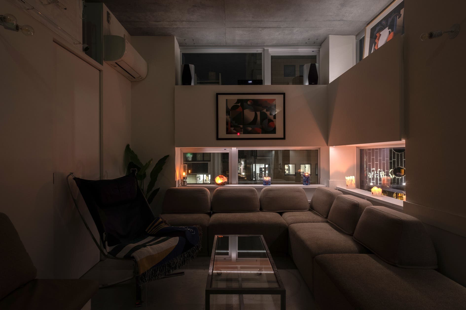 【代官山駅 徒歩4分　恵比寿駅 徒歩5分】プロジェクター・スピーカーを使ったプライベートパーティに最適なイベントスペースです！の写真1