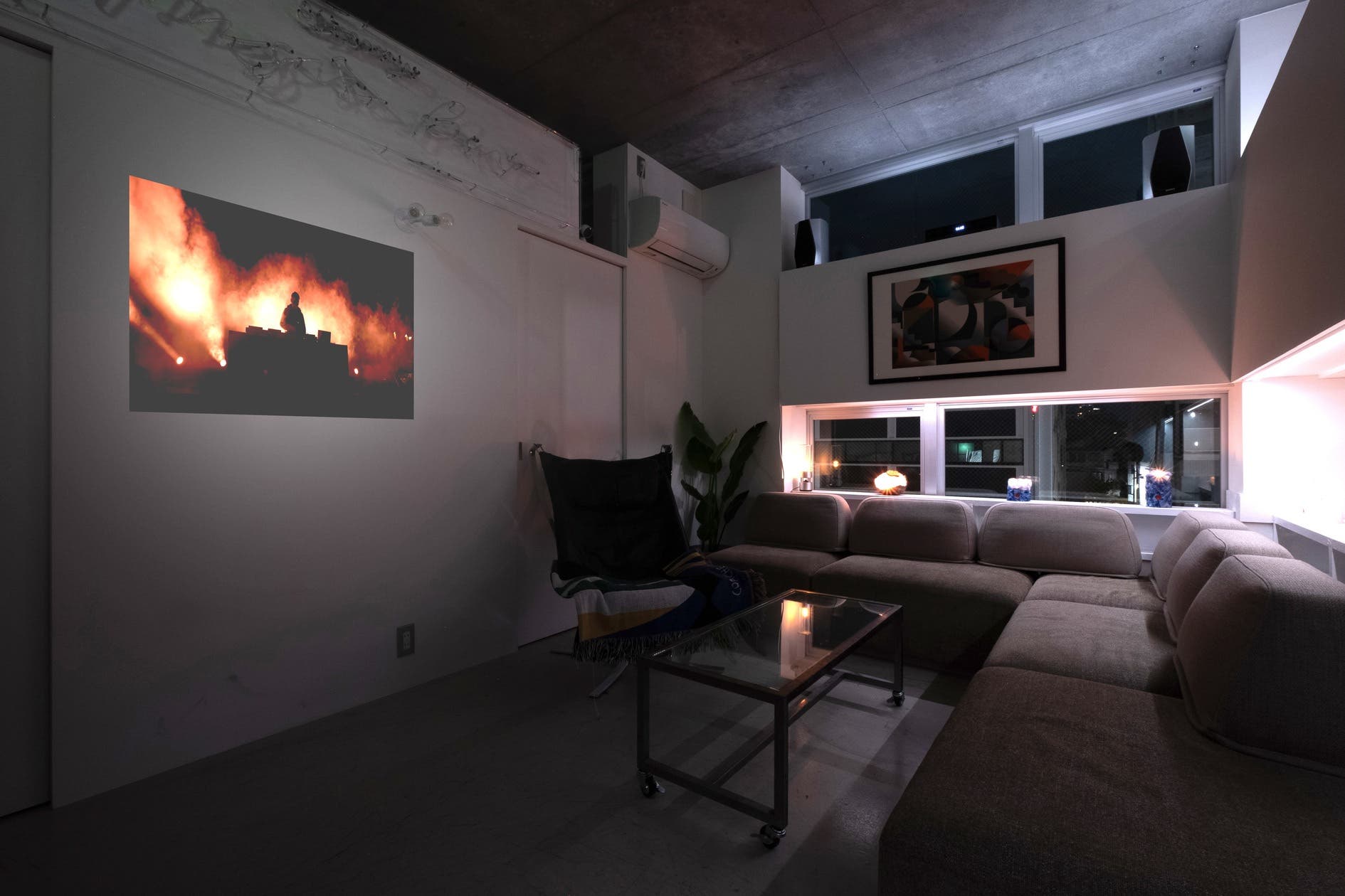 【代官山駅 徒歩4分　恵比寿駅 徒歩5分】プロジェクター・スピーカーを使ったプライベートパーティに最適なイベントスペースです！の写真3