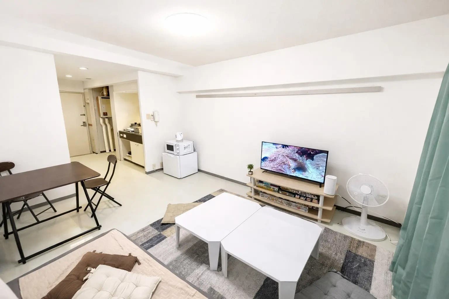 🚶丸の内駅徒歩1分｜高速Wi-Fi完備📶｜🎲ボードゲーム充実｜🍳BRUNO＆卓上IHあり｜🎬映画見放 題スペース🔌の写真3