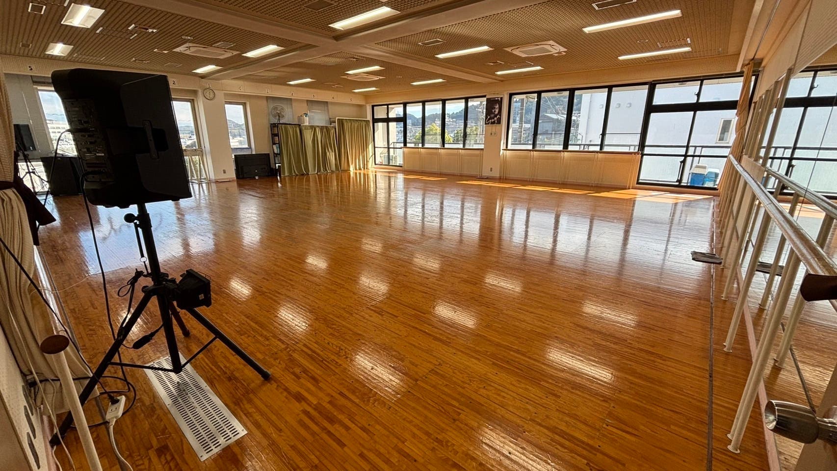 高知市桟橋通五丁目駅から徒歩2分のダンススタジオの写真2