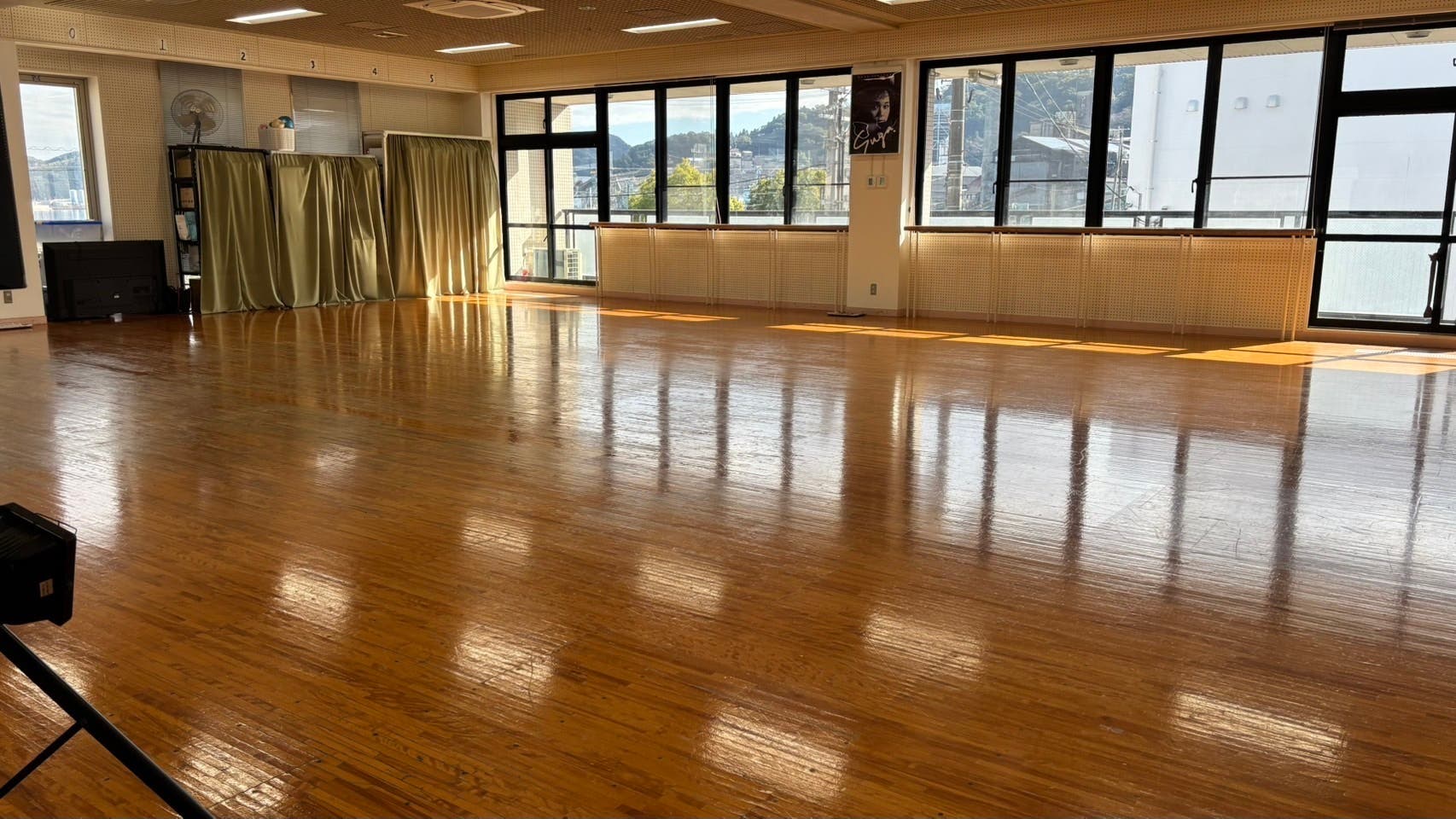 高知市桟橋通五丁目駅から徒歩2分のダンススタジオの写真3