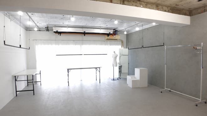 【目黒駅2分】真南の自然光|白壁+5m以上のコンクリ調壁|撮影機材+背景紙無料|スチール撮影・商品撮影・控室・展示会|の写真10