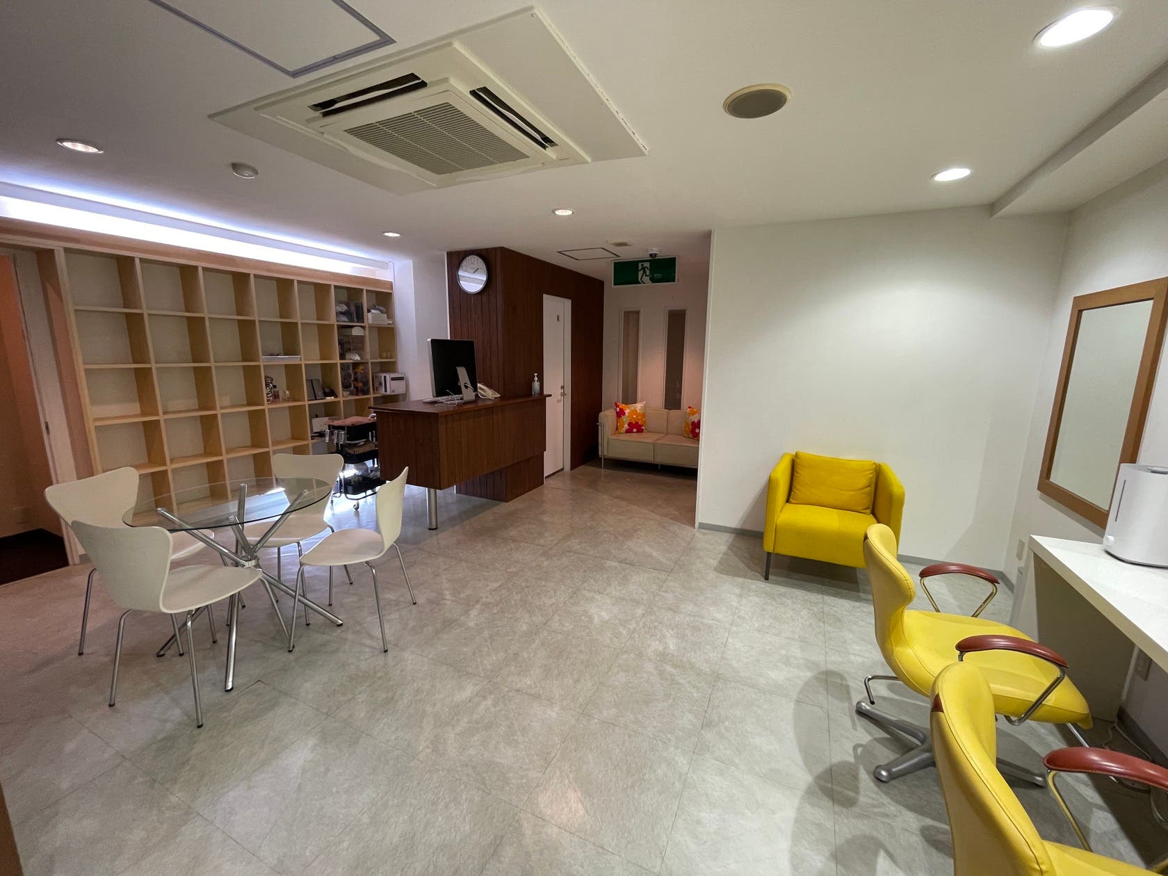 甲府駅近｜ウェディングサロン内の美容向けレンタルスペースの写真3