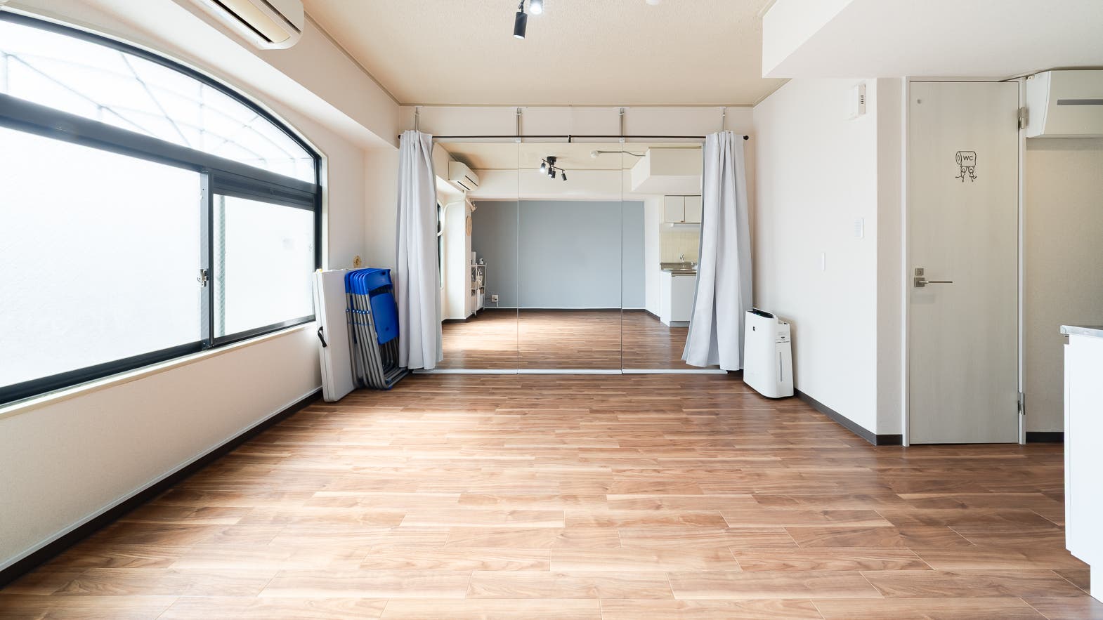 オープン記念割！【大宮駅徒歩4分】高さ2m大型鏡🪞／Wi-Fi無料／ダンス／会議室／トイレ新品✨子ども用おもちゃあり👶の写真4