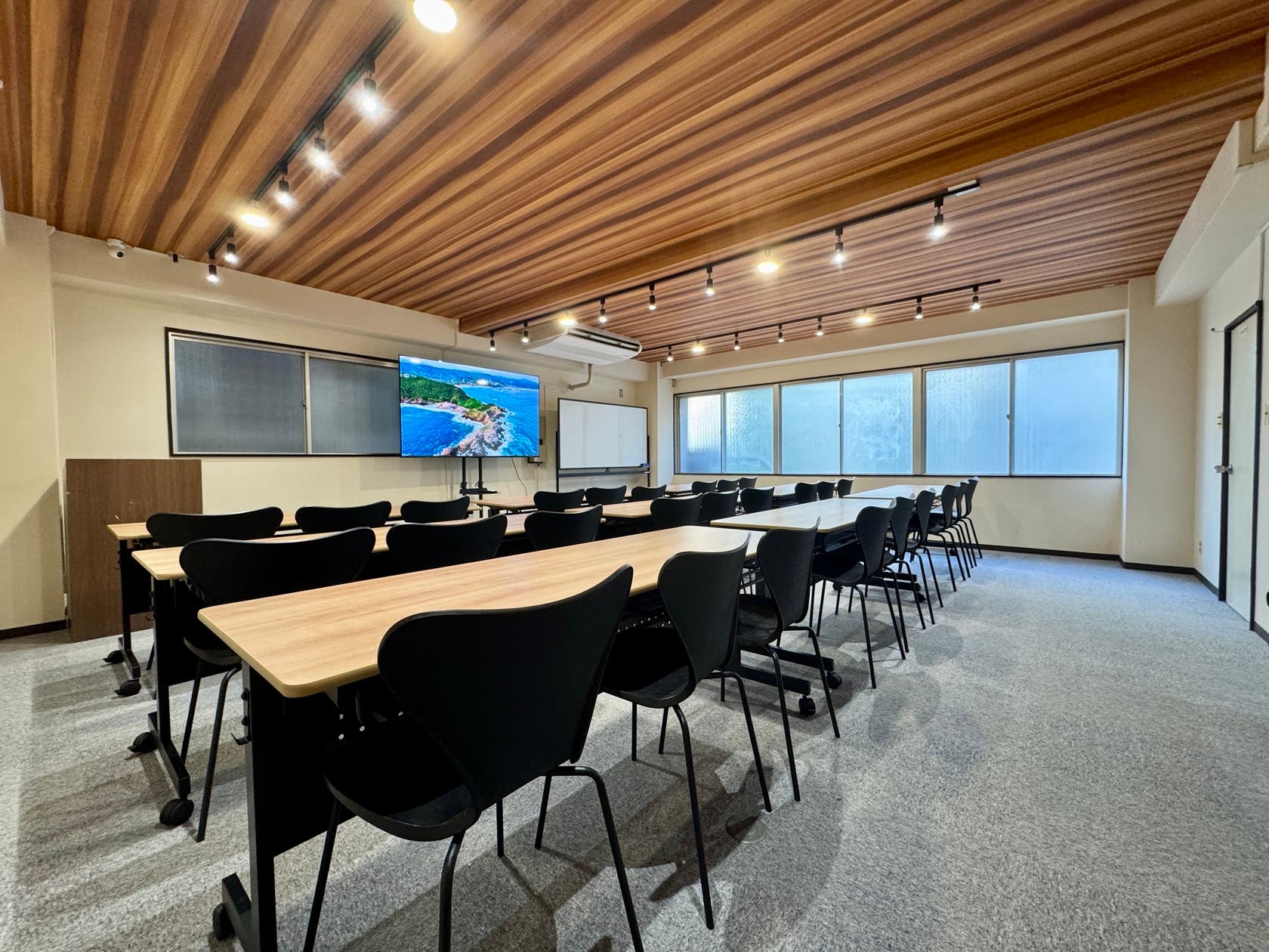 2026年3月OP【レビュー割🌸】GOZAR会議室 早稲田｜早稲田駅 徒歩2分｜塾講習・試験会場・セミナー・会議の写真5