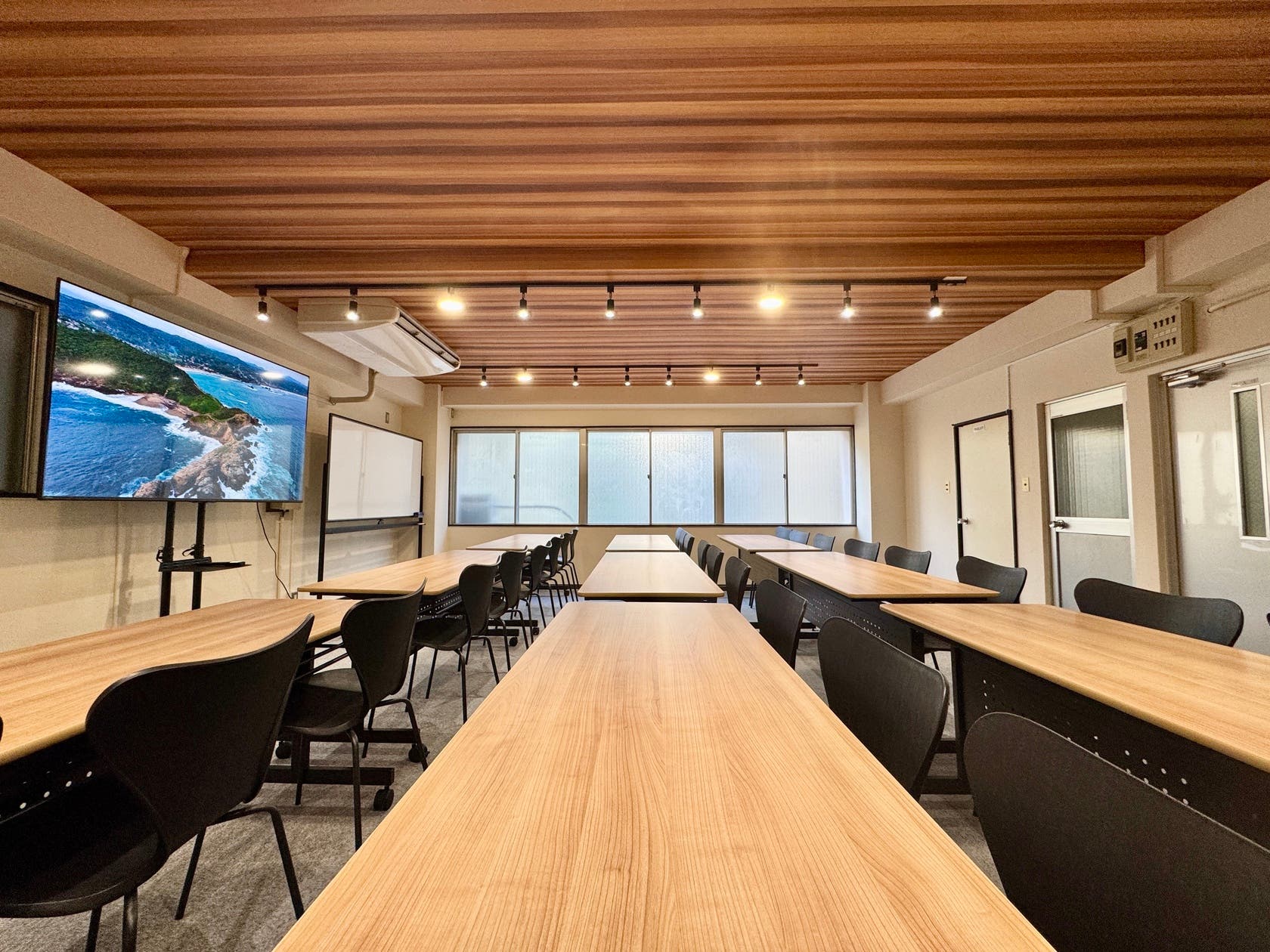 2026年3月OP【レビュー割🌸】GOZAR会議室 早稲田｜早稲田駅 徒歩2分｜塾講習・試験会場・セミナー・会議の写真7