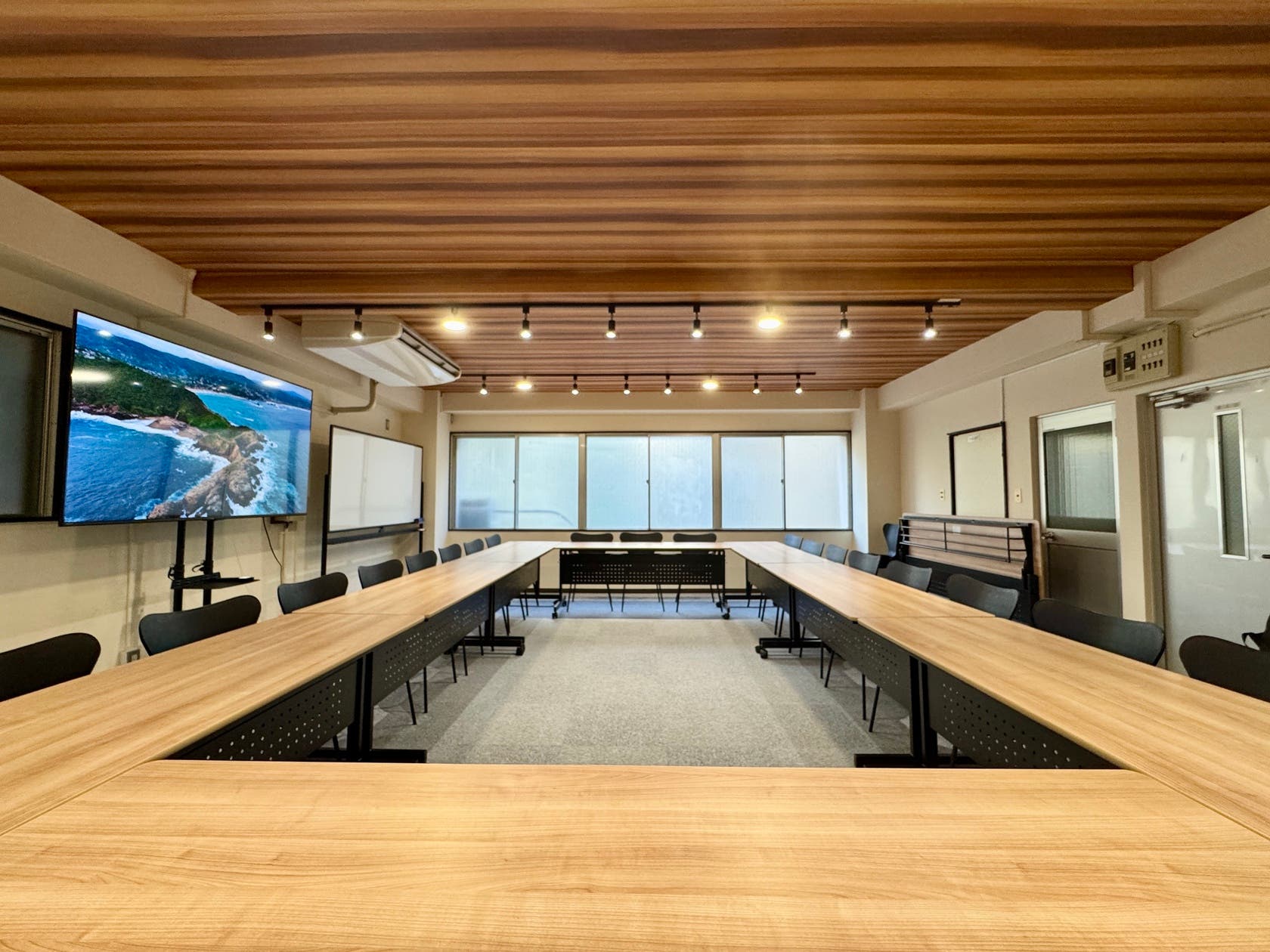 2026年3月OP【レビュー割🌸】GOZAR会議室 早稲田｜早稲田駅 徒歩2分｜塾講習・試験会場・セミナー・会議の写真2