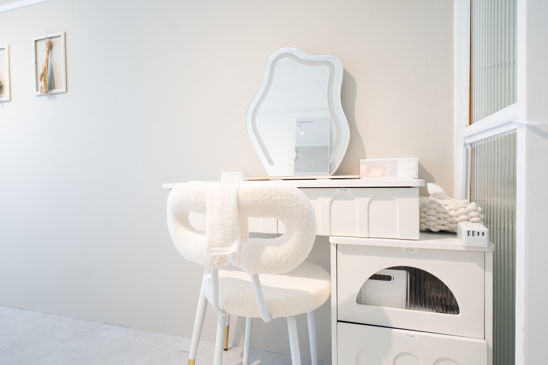 🆕オープン!吉祥寺駅3分清潔感&高級感の韓国風サロン✨閑静な完全個室でエステ💆‍♀️マッサージ💆メイク🪞の写真2