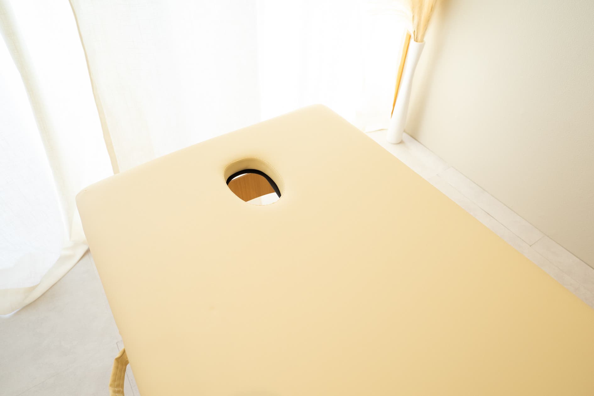 施術ベッドの画像1