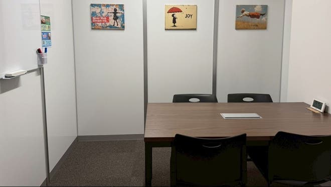 3/5OPEN🚃恵比寿駅/徒歩5分✅直前でも予約可能✅少人数での打ち合わせ✅一人での作業に最適✅ビジネス向けのコンパクト会議室の写真1