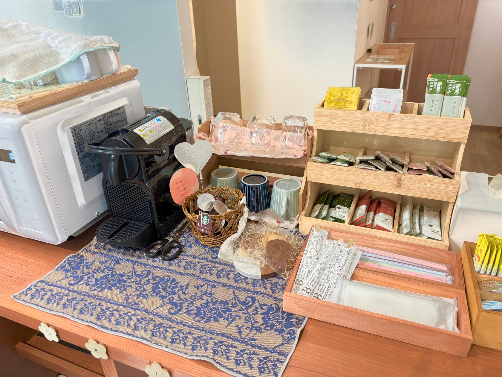 小上がりスペース・カウンター席あり。おしゃれで清潔なスペースです。の写真2