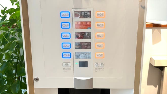 小上がりスペース・カウンター席あり。おしゃれで清潔なスペースです。の写真3