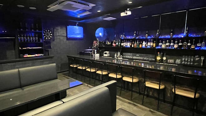 BAR完全貸切/セルフ飲み放題880円/カラオケ・ダーツ無料/結婚式2次会/誕生日会/Bar TK 心斎橋の写真1