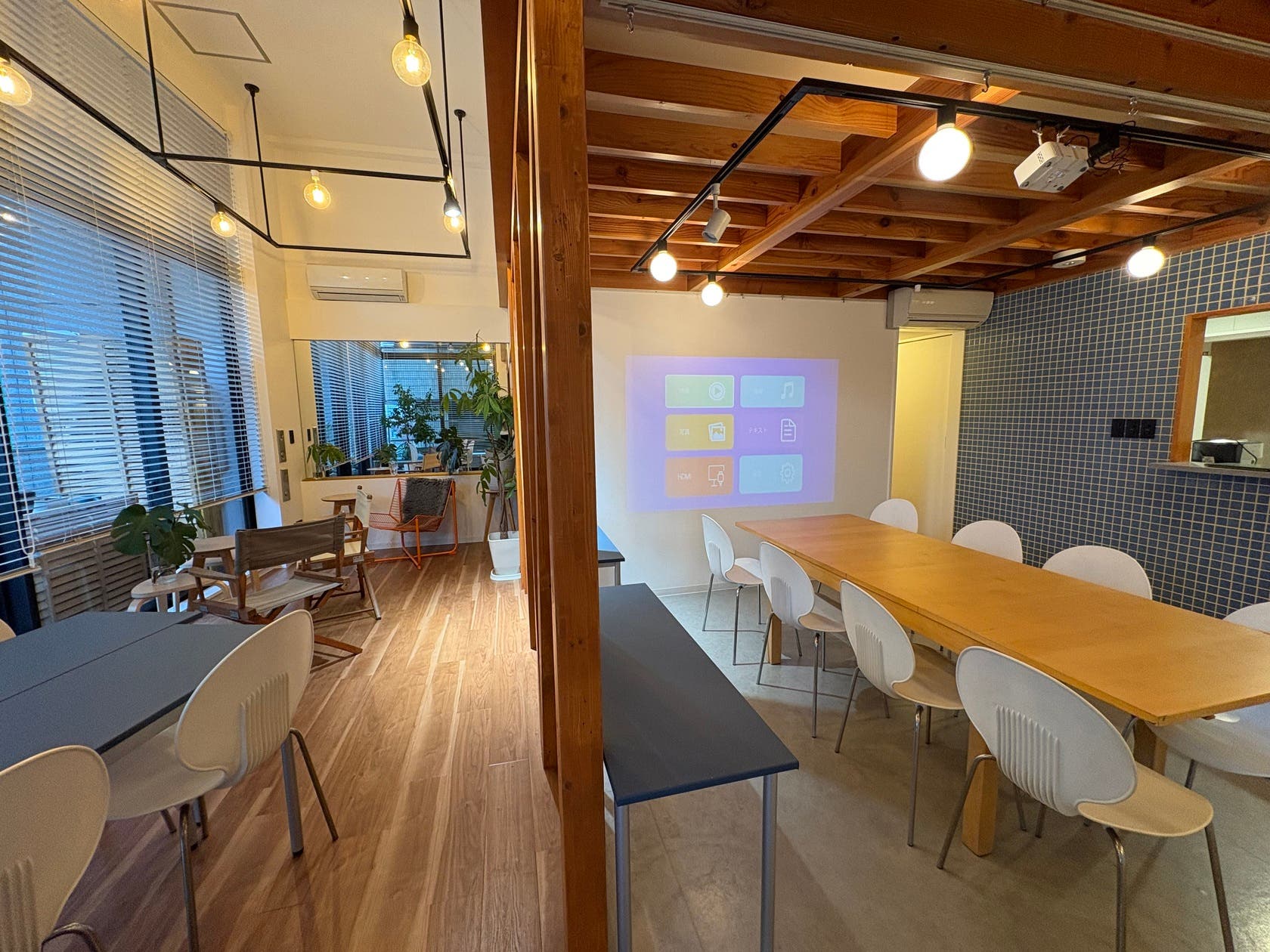 神田駅徒歩3分！カウンターと吹き抜けがいい感じの、店舗型多用途スペース／展示・ワークショップ・交流会にもおすすめの写真5