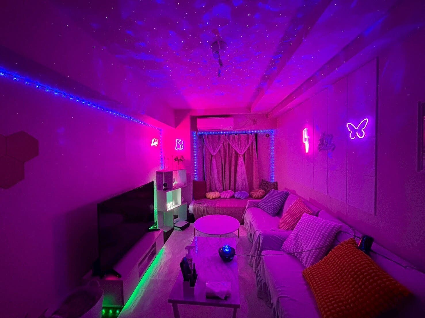 ✨セール✨横浜駅近徒歩5分🚶デート💕ママ会👫女子会❤️誕生日会🎂推し会🌹ゴミオプション🗑️✨120インチプロジェクタの写真3