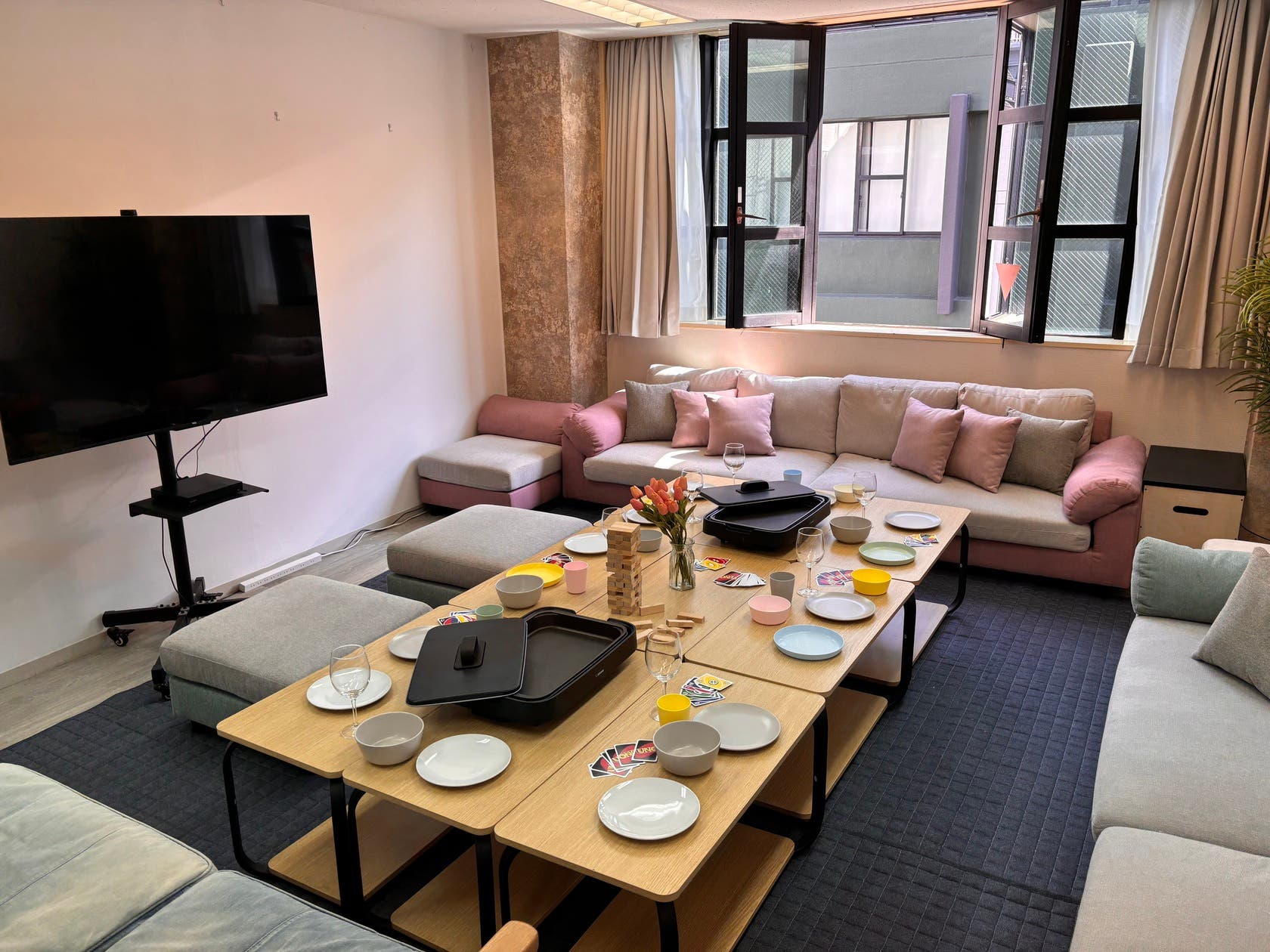 MAX30名👍新宿御苑徒歩3分🚶‍♀️ソファとカーペットにゆったり座れる🛋️貸切打ち上げ🎉[87]の写真1