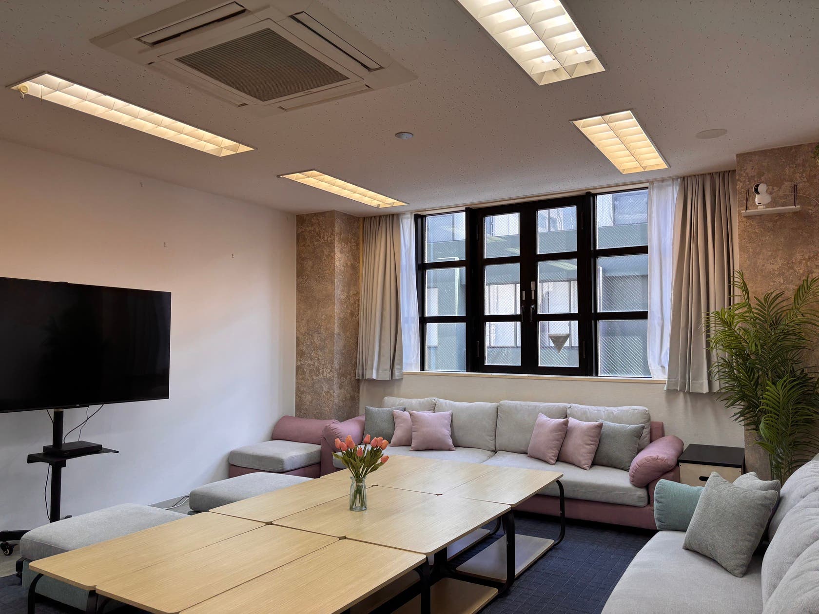 MAX30名👍新宿御苑徒歩3分🚶‍♀️ソファとカーペットにゆったり座れる🛋️貸切打ち上げ🎉[87]の写真6