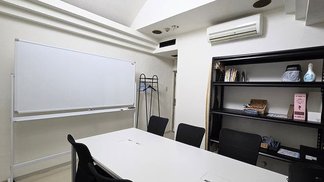 南浦和から徒歩1分の貸し会議室の写真2