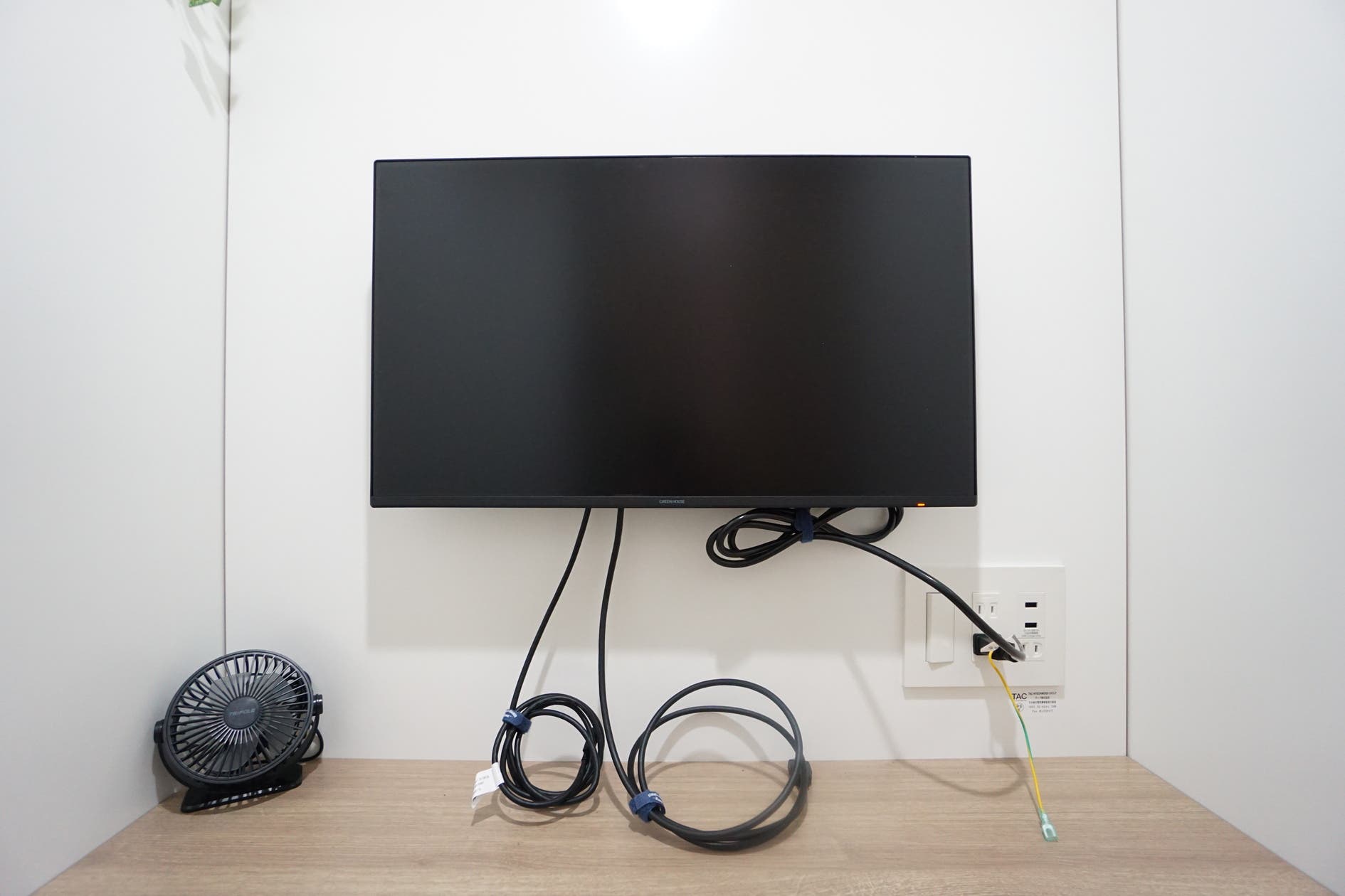 ＜SoloWork中目黒駅前No.3＞駅徒歩1分🚃完全個室🚪光Wi-Fi📶電源🔌テレワーク/ZOOM/面接/自習/作業の写真3