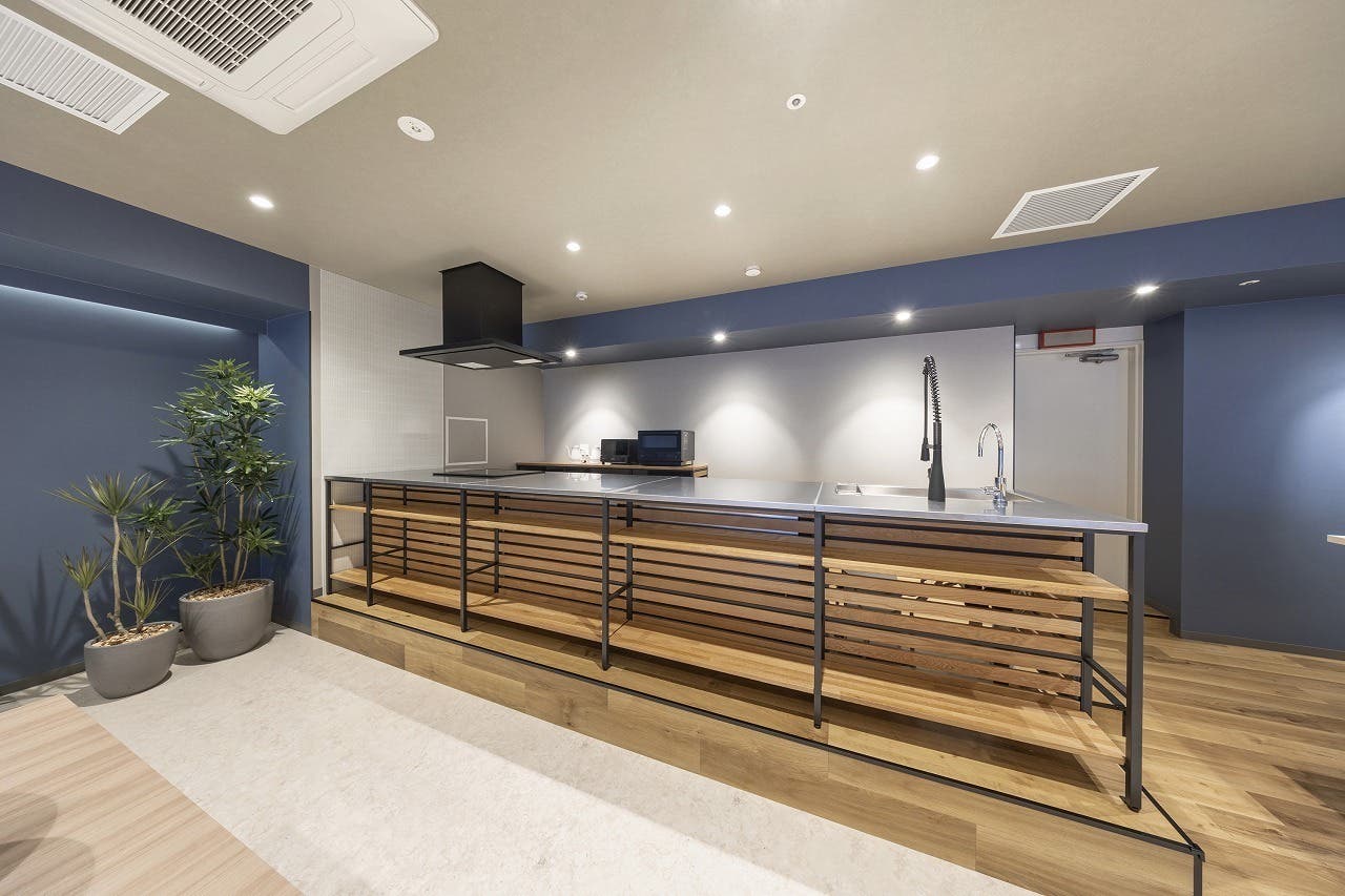 【北浜駅徒歩4分】最大50名｜オープンキッチン付きイベントスペース｜大型スクリーン3台完備｜セミナー・懇親会にの写真8