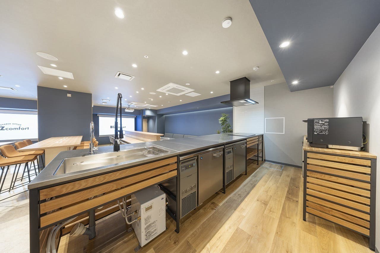 【北浜駅徒歩4分】最大50名｜オープンキッチン付きイベントスペース｜大型スクリーン3台完備｜セミナー・懇親会にの写真9