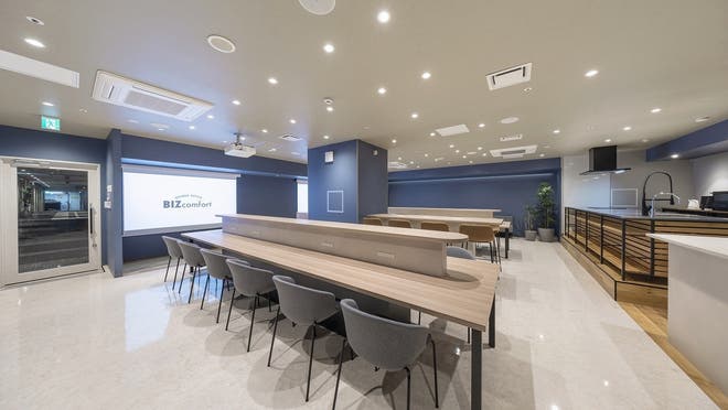 【北浜駅徒歩4分】最大50名|オープンキッチン付きイベントスペース|大型スクリーン3台完備|セミナー・懇親会にの写真1