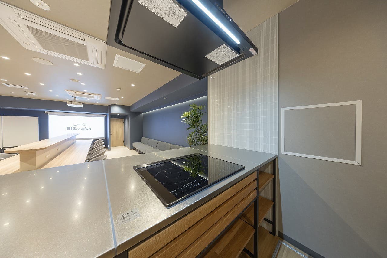 【北浜駅徒歩4分】最大50名｜オープンキッチン付きイベントスペース｜大型スクリーン3台完備｜セミナー・懇親会にの写真12