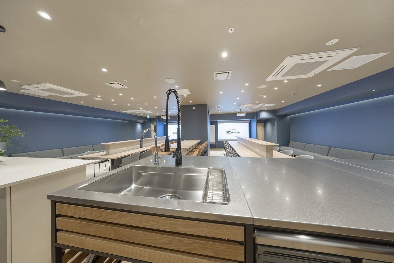 【北浜駅徒歩4分】最大50名｜オープンキッチン付きイベントスペース｜大型スクリーン3台完備｜セミナー・懇親会にの写真13