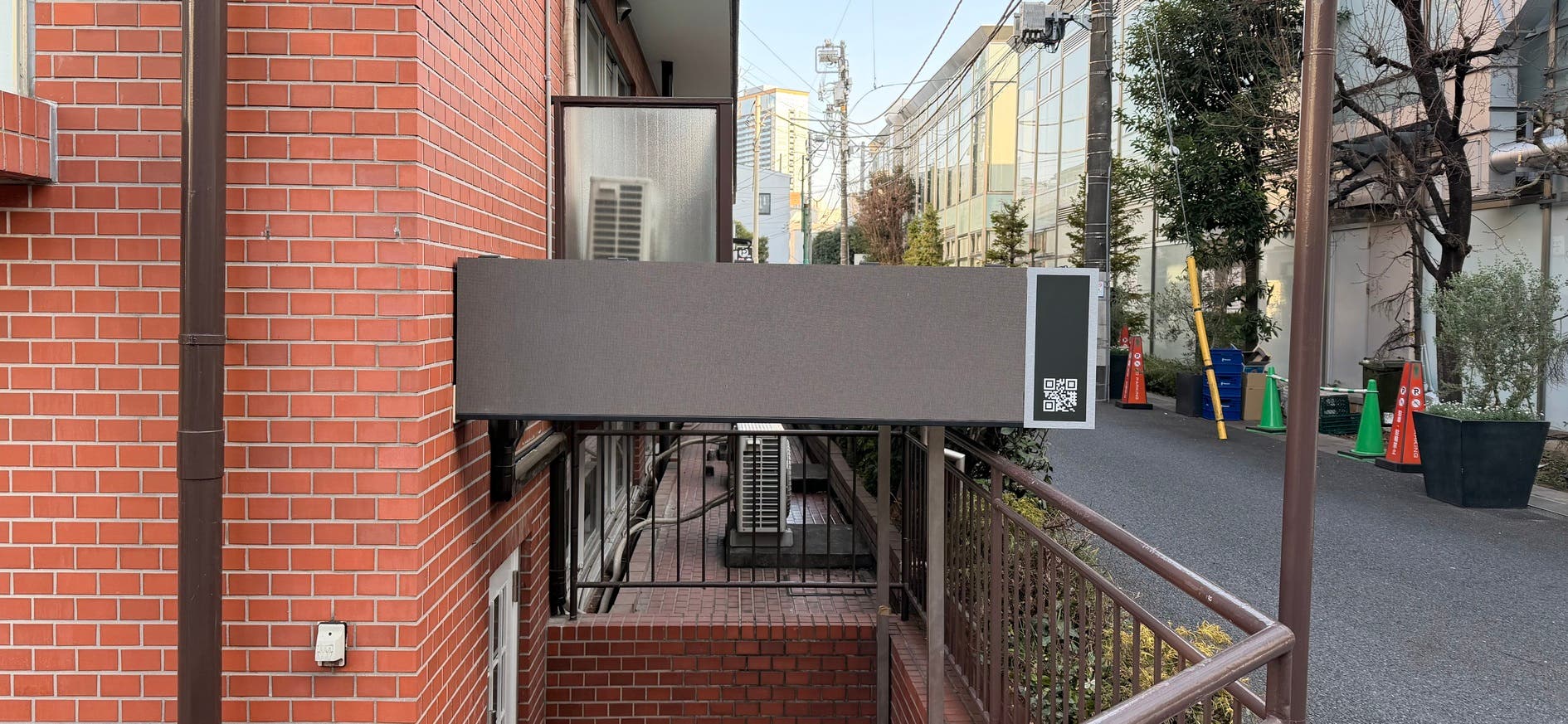 南青山・表参道駅徒歩3分／白を基調とした天井高のギャラリースペースの写真17