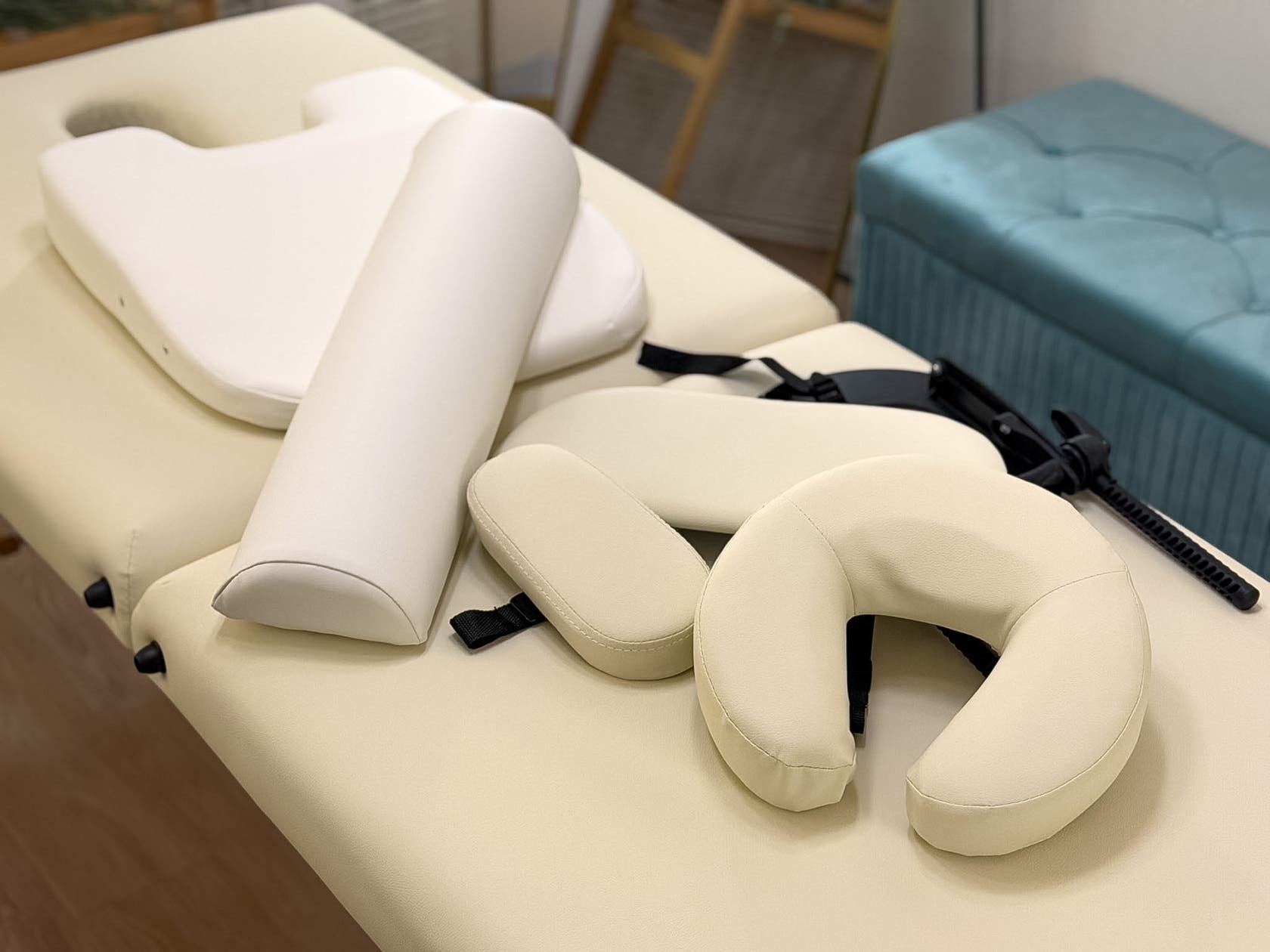 平塚レンタルサロン｜無料駐車場＆駐輪場｜施術ベッド・ヨガ可｜明るい角部屋｜心と身体を整えるの写真8