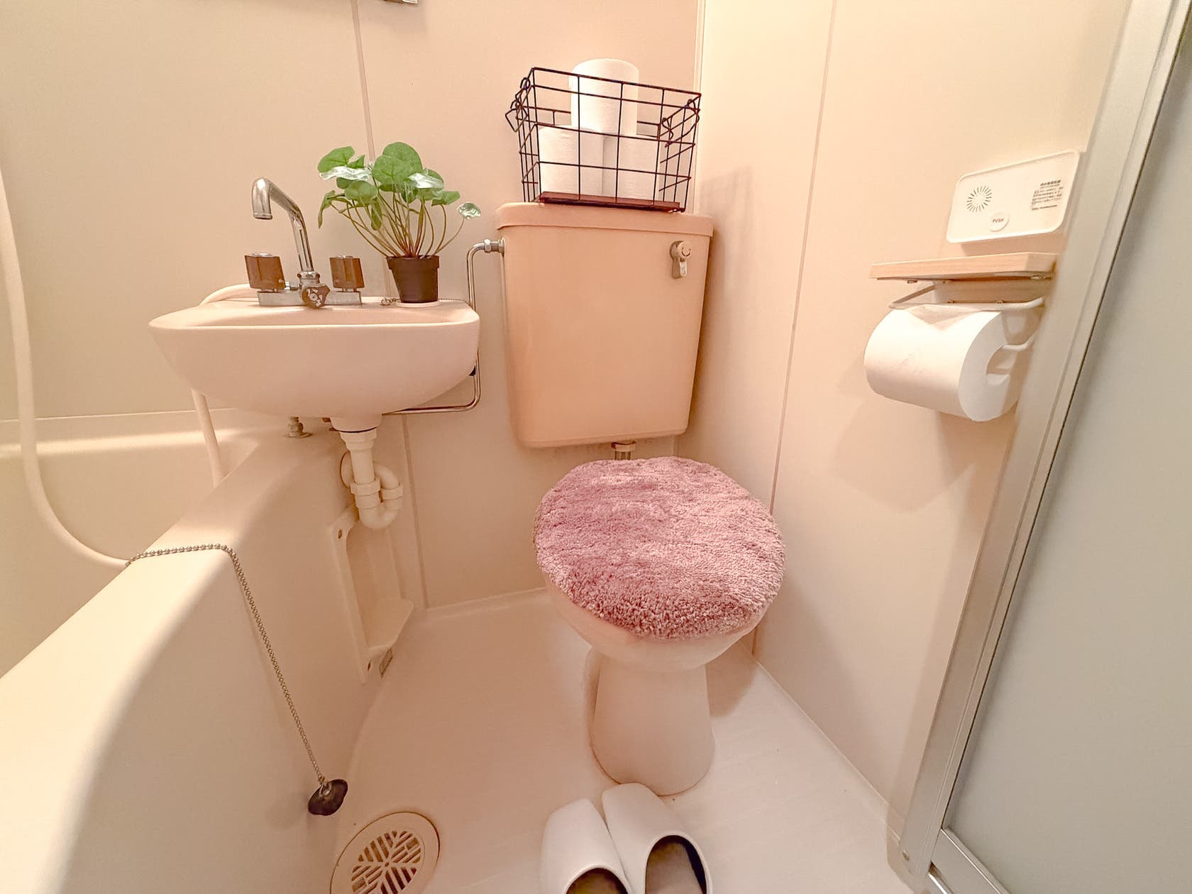 平塚レンタルサロン｜無料駐車場＆駐輪場｜施術ベッド・ヨガ可｜明るい角部屋｜心と身体を整えるの写真14