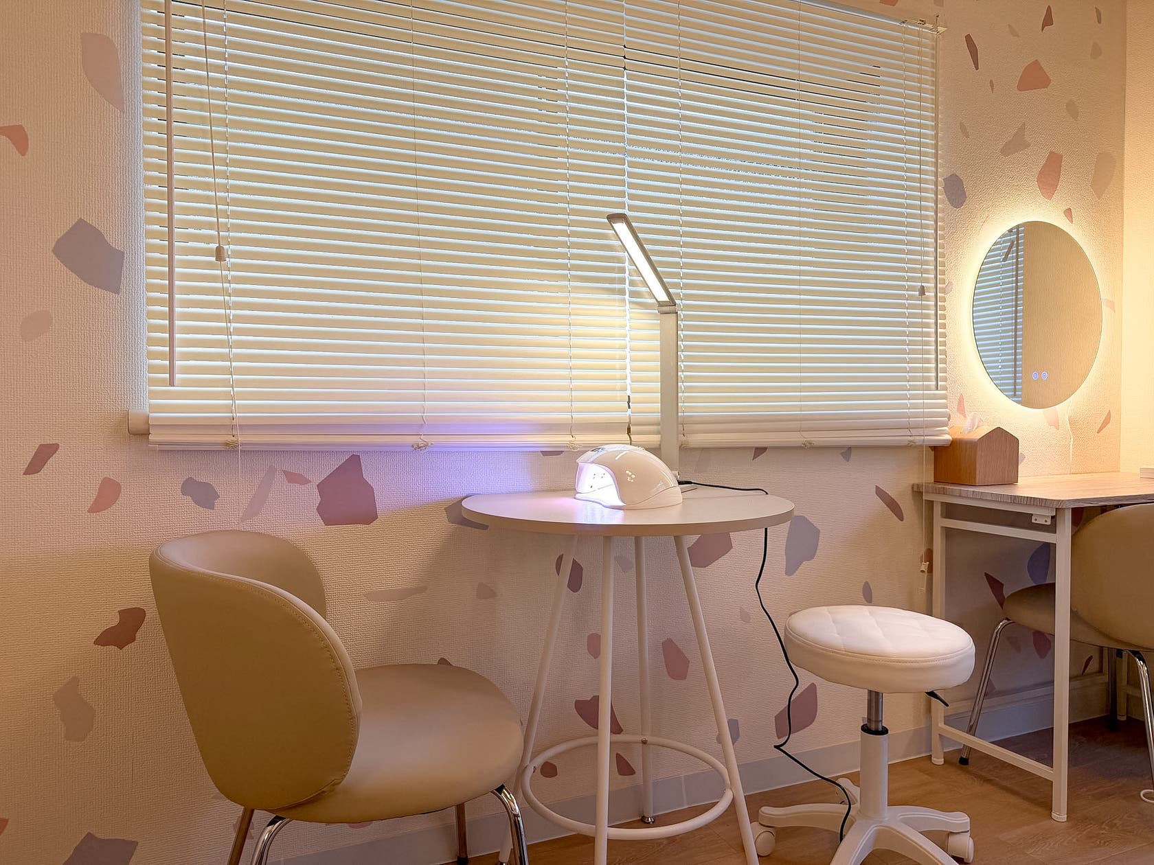 平塚レンタルサロン｜無料駐車場＆駐輪場｜施術ベッド・ヨガ可｜明るい角部屋｜心と身体を整えるの写真19