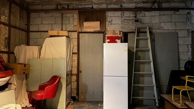 【沖縄市コザ】Aサインバーの面影残る準廃墟。MV・アパレル・ポートレート撮影に『約束の場末』の写真1